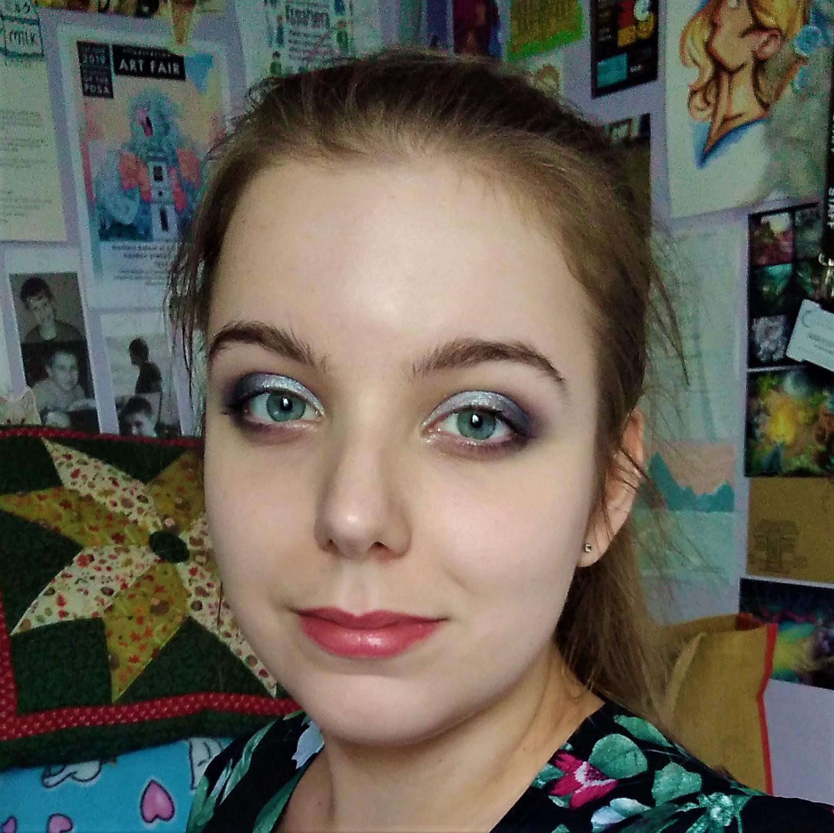 Lizzie Love's Instagram, Twitter & Facebook on IDCrawl